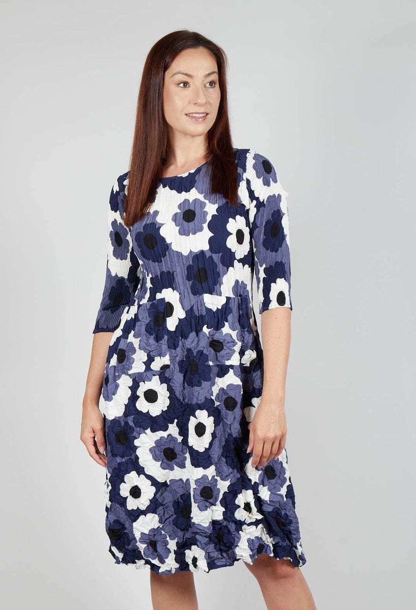 Three Quarter Sleeve Smash Dress in Indigo Flower Spot – Olivia May